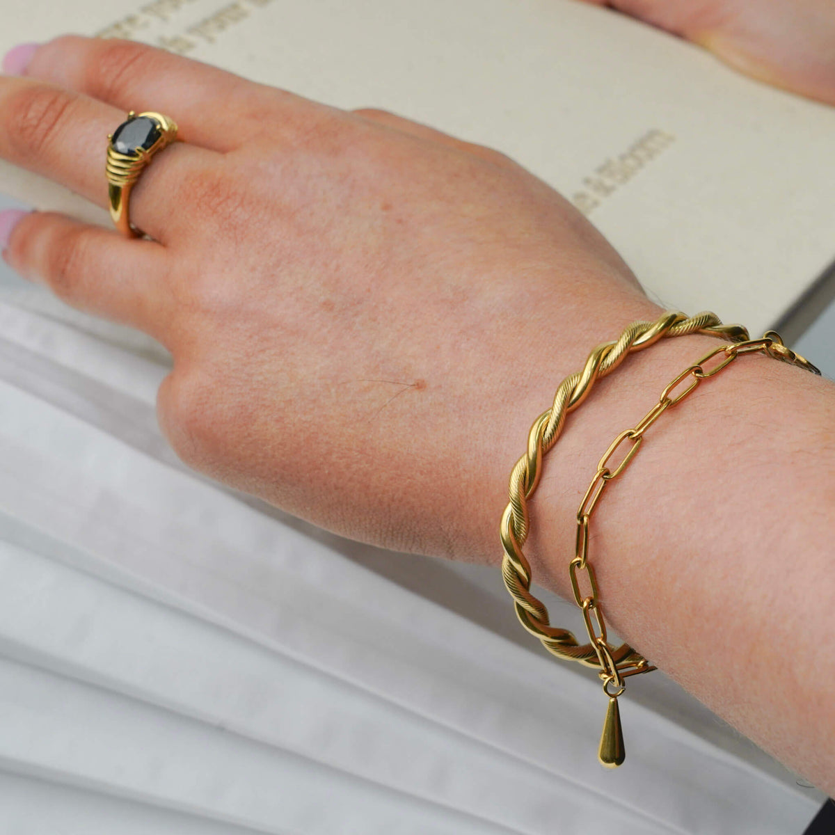 Éclat Onyx Ring – mettleandbloom